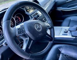 Yellow Mercedes-Benz e-200 2016 in Riga, with an engine capacity of 2.10 L and mileage of 340 thousand km for 8690 €, photo 4 on AUTOMOTO.COM.LV