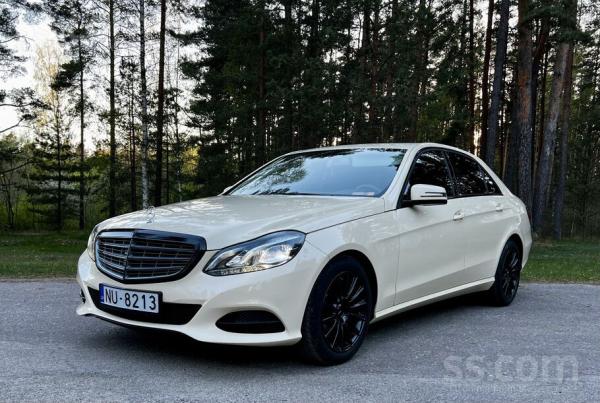 Желтый Мерседес E 200 2016 в Рига, объемом двигателя 2.10 л и пробегом 340 тыс. км за 8690 €, фото 4 на AUTOMOTO.COM.LV