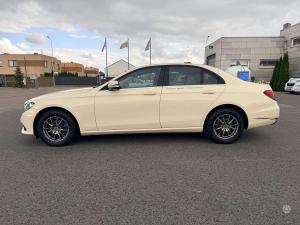 Желтый Мерседес E 200 2017 в Каунас, объемом двигателя 1.95 л и пробегом 488 тыс. км за 4500 €, фото 3 на AUTOMOTO.COM.LV
