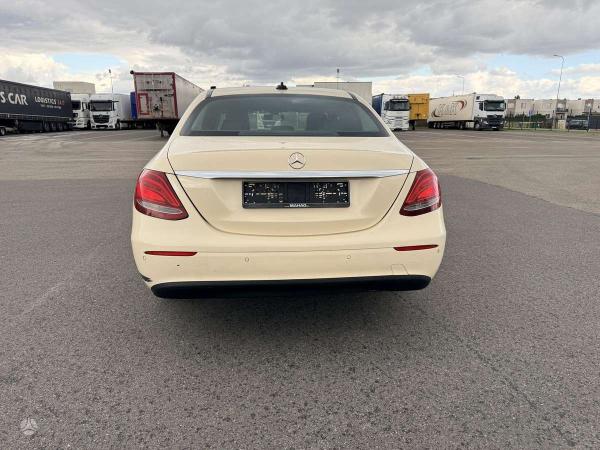 Yellow Mercedes-Benz e-200 2017 in Kaunas, with an engine capacity of 1.95 L and mileage of 488 thousand km for 4500 €, photo 4 on AUTOMOTO.COM.LV