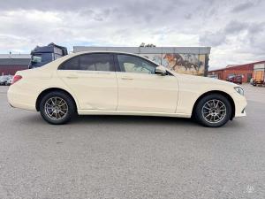 Желтый Мерседес E 200 2017 в Каунас, объемом двигателя 1.95 л и пробегом 488 тыс. км за 4500 €, фото 7 на AUTOMOTO.COM.LV