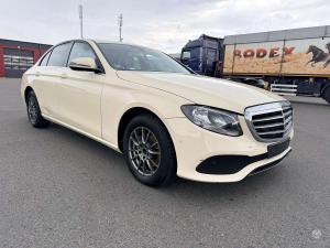 Желтый Мерседес E 200 2017 в Каунас, объемом двигателя 1.95 л и пробегом 488 тыс. км за 4500 €, фото 8 на AUTOMOTO.COM.LV