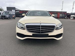 Желтый Мерседес E 200 2017 в Каунас, объемом двигателя 1.95 л и пробегом 488 тыс. км за 4500 €, фото 9 на AUTOMOTO.COM.LV