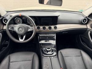 Желтый Мерседес E 200 2017 в Каунас, объемом двигателя 1.95 л и пробегом 488 тыс. км за 4500 €, фото 11 на AUTOMOTO.COM.LV