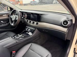 Желтый Мерседес E 200 2017 в Каунас, объемом двигателя 1.95 л и пробегом 488 тыс. км за 4500 €, фото 14 на AUTOMOTO.COM.LV