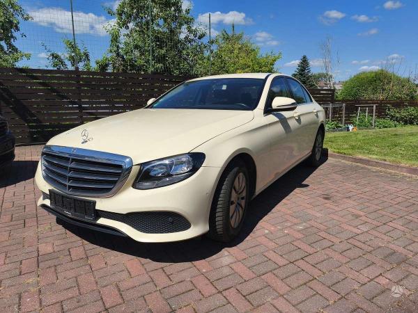 Желтый Мерседес E 200 2018 в Кельме, объемом двигателя 2.00 л и пробегом 420 тыс. км за 7400 €, фото 3 на AUTOMOTO.COM.LV
