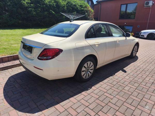 Dzeltens Mercedes-Benz e-200 2018 Kelmė, ar dzinēja tilpumu 1.95 L un nobraukumu 425 tūkst. km par 6900 €, foto 3 vietnē AUTOMOTO.COM.LV