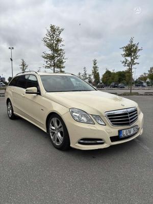 Желтый Мерседес E 200 2011 в Клайпеда, объемом двигателя 2.14 л и пробегом 408 тыс. км за 4000 €, фото 4 на AUTOMOTO.COM.LV