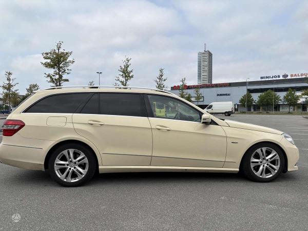 Желтый Мерседес E 200 2011 в Клайпеда, объемом двигателя 2.14 л и пробегом 408 тыс. км за 4000 €, фото 4 на AUTOMOTO.COM.LV