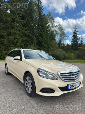Желтый Мерседес E 200 2016 в Екабпилс, объемом двигателя 2.10 л и пробегом 365 тыс. км за 7800 €, фото 3 на AUTOMOTO.COM.LV