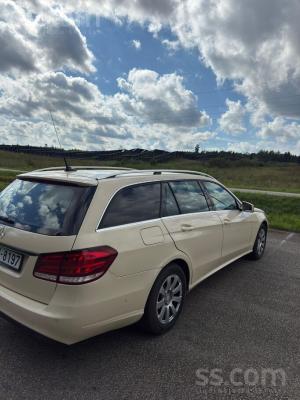 Желтый Мерседес E 200 2016 в Екабпилс, объемом двигателя 2.10 л и пробегом 365 тыс. км за 7800 €, фото 6 на AUTOMOTO.COM.LV