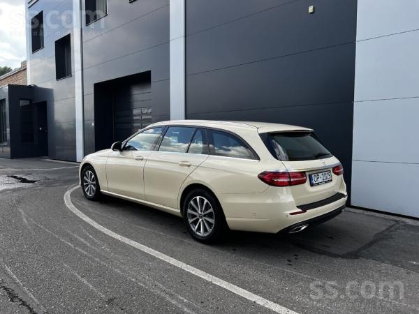 Dzeltens Mercedes-Benz e-200 2018 Rīga, ar dzinēja tilpumu 2.00 L un nobraukumu 178 tūkst. km par 13333 €, foto 2 vietnē AUTOMOTO.COM.LV
