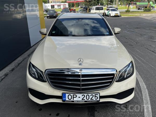Dzeltens Mercedes-Benz e-200 2018 Rīga, ar dzinēja tilpumu 2.00 L un nobraukumu 178 tūkst. km par 13333 €, foto 6 vietnē AUTOMOTO.COM.LV