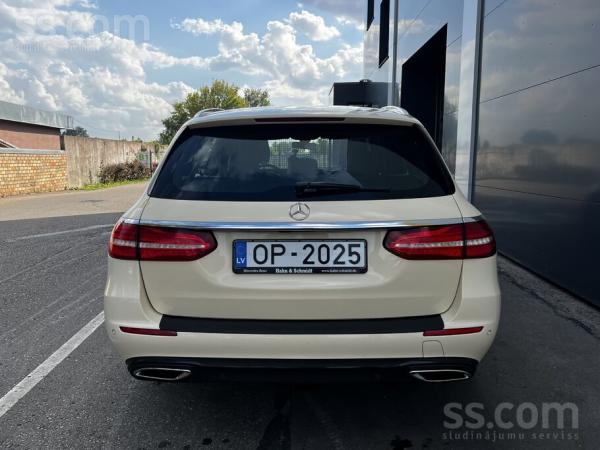 Dzeltens Mercedes-Benz e-200 2018 Rīga, ar dzinēja tilpumu 2.00 L un nobraukumu 178 tūkst. km par 13333 €, foto 7 vietnē AUTOMOTO.COM.LV