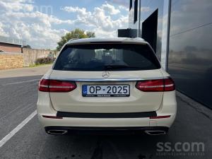 Желтый Мерседес E 200 2018 в Рига, объемом двигателя 2.00 л и пробегом 178 тыс. км за 13333 €, фото 8 на AUTOMOTO.COM.LV