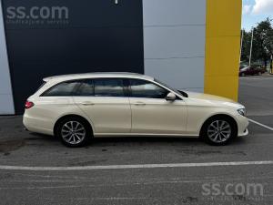 Желтый Мерседес E 200 2018 в Рига, объемом двигателя 2.00 л и пробегом 178 тыс. км за 13333 €, фото 9 на AUTOMOTO.COM.LV