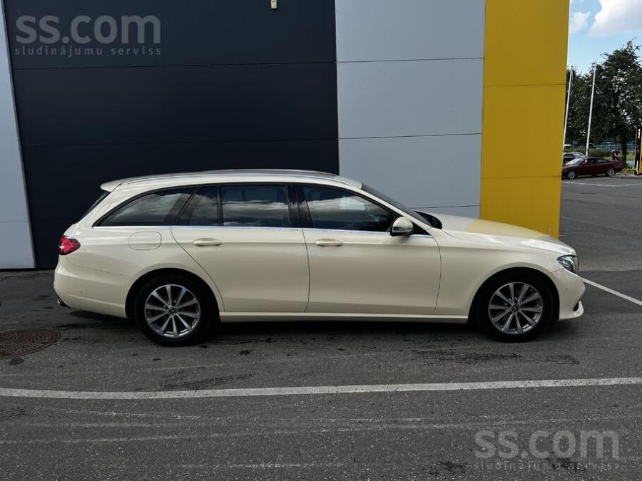 Желтый Мерседес E 200 2018 в Рига, объемом двигателя 2.00 л и пробегом 178 тыс. км за 13333 €, фото 9 на AUTOMOTO.COM.LV