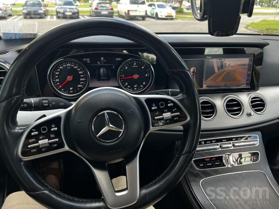Желтый Мерседес E 200 2018 в Рига, объемом двигателя 2.00 л и пробегом 178 тыс. км за 13333 €, фото 12 на AUTOMOTO.COM.LV
