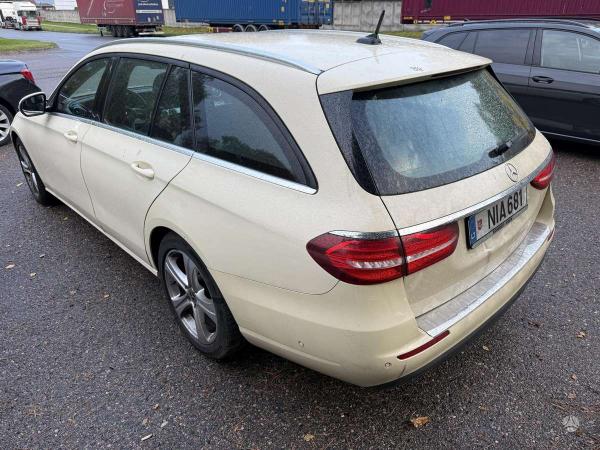 Mercedes-Benz e-200 2018 Viļņa vietnē Dzeltens Mercedes-Benz e-200 2018 Viļņa, ar dzinēja tilpumu 1.95 L un nobraukumu 500 tūkst. km par 4300 €, foto 6 vietnē AUTOMOTO.COM.LV