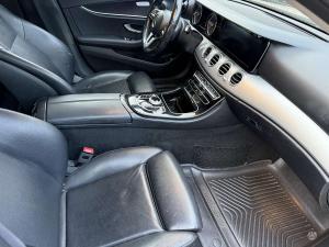 Yellow Mercedes-Benz e-200 2018 in Vilnius, with an engine capacity of 1.95 L and mileage of 500 thousand km for 4300 €, photo 9 on AUTOMOTO.COM.LV