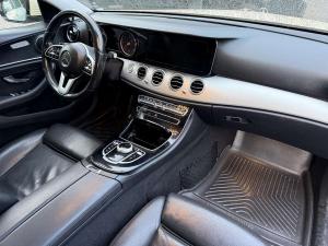 Yellow Mercedes-Benz e-200 2018 in Vilnius, with an engine capacity of 1.95 L and mileage of 500 thousand km for 4300 €, photo 10 on AUTOMOTO.COM.LV