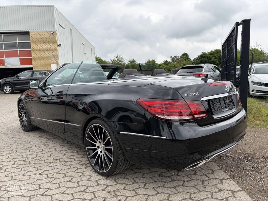 Melns Mercedes-Benz E 220 2014 Viļņa, ar dzinēja tilpumu 2.10 L un nobraukumu 253 tūkst. km par 14500 €, foto 4 vietnē AUTOMOTO.COM.LV