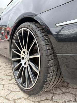 Melns Mercedes-Benz E 220 2014 Viļņa, ar dzinēja tilpumu 2.10 L un nobraukumu 253 tūkst. km par 14500 €, foto 8 vietnē AUTOMOTO.COM.LV
