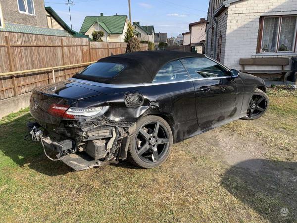 Melns Mercedes-Benz E 220 2018 Kauņa, ar dzinēja tilpumu 1.95 L un nobraukumu 174 tūkst. km par 16999 €, foto 2 vietnē AUTOMOTO.COM.LV