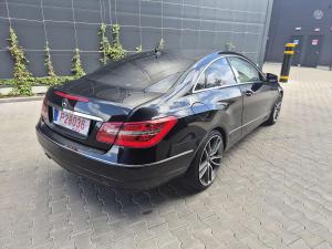 Черный Мерседес E 220 2010 в Клайпеда, объемом двигателя 2.20 л и пробегом 288 тыс. км за 5999 €, фото 5 на AUTOMOTO.COM.LV