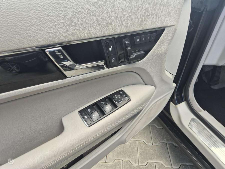 Черный Мерседес E 220 2010 в Клайпеда, объемом двигателя 2.20 л и пробегом 288 тыс. км за 5999 €, фото 21 на AUTOMOTO.COM.LV