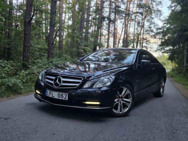 Мерседес E 220 2011 в Вильнюс на AUTOMOTO.COM.LV Черный Мерседес E 220 2011 в Вильнюс, объемом двигателя 2.14 л и пробегом 340 тыс. км за 7999 €, фото 4 на AUTOMOTO.COM.LV