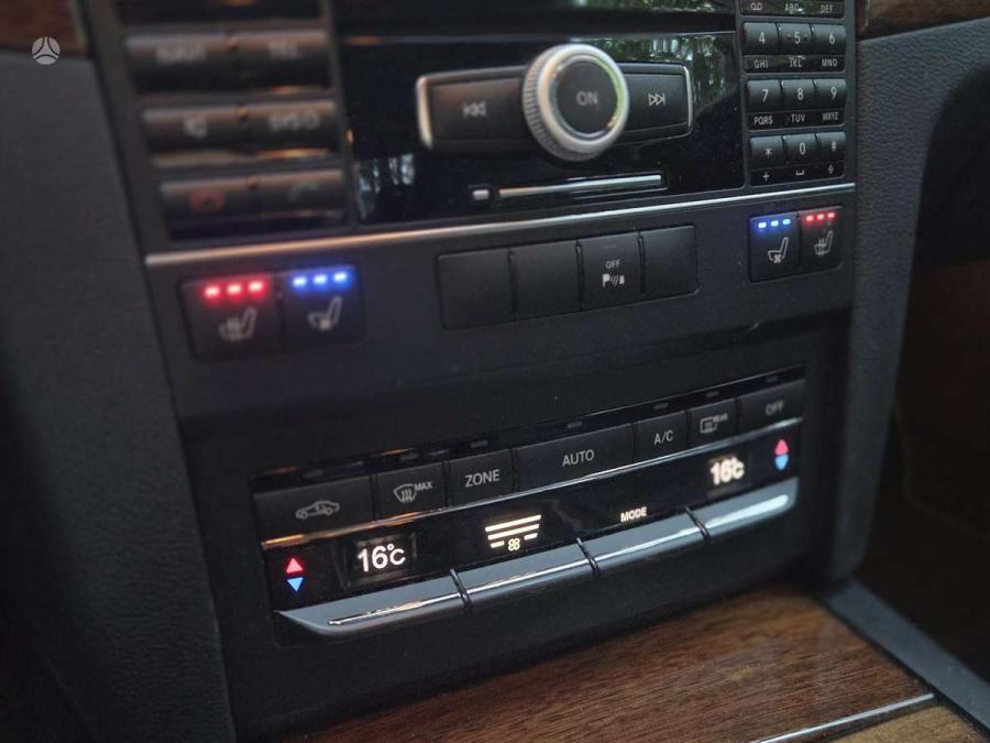 Black Mercedes-Benz E 220 2011 in Vilnius, with an engine capacity of 2.14 L and mileage of 340 thousand km for 7999 €, photo 13 on AUTOMOTO.COM.LV