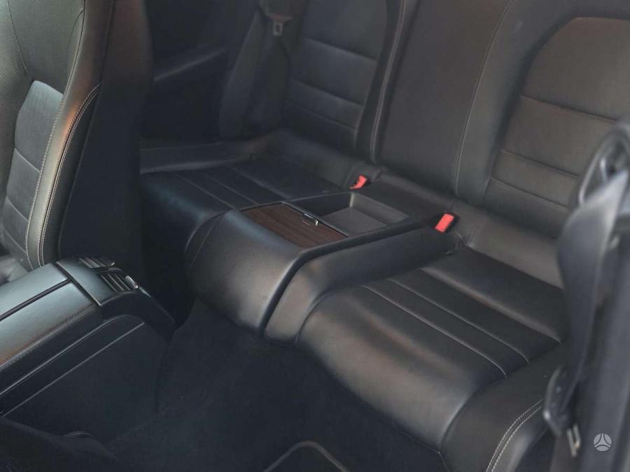 Black Mercedes-Benz E 220 2011 in Vilnius, with an engine capacity of 2.14 L and mileage of 340 thousand km for 7999 €, photo 14 on AUTOMOTO.COM.LV