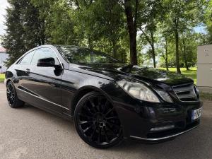 Black Mercedes-Benz E 220 2012 in Kaunas, with an engine capacity of 2.20 L and mileage of 324 thousand km for 6500 €, photo 3 on AUTOMOTO.COM.LV