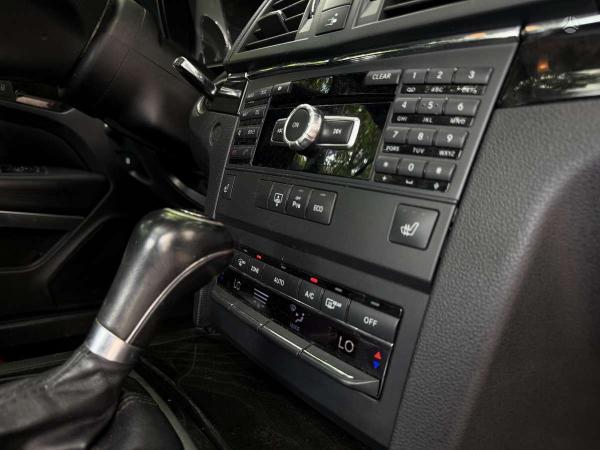 Black Mercedes-Benz E 220 2012 in Kaunas, with an engine capacity of 2.20 L and mileage of 324 thousand km for 6500 €, photo 7 on AUTOMOTO.COM.LV