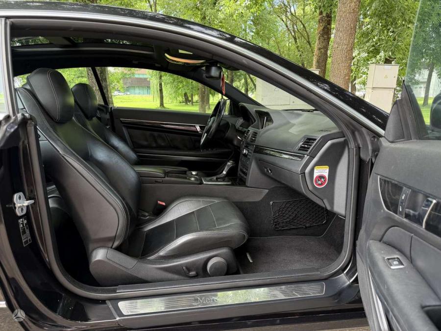 Black Mercedes-Benz E 220 2012 in Kaunas, with an engine capacity of 2.20 L and mileage of 324 thousand km for 6500 €, photo 13 on AUTOMOTO.COM.LV