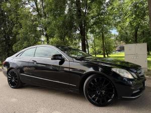 Black Mercedes-Benz E 220 2012 in Kaunas, with an engine capacity of 2.20 L and mileage of 324 thousand km for 6500 €, photo 16 on AUTOMOTO.COM.LV