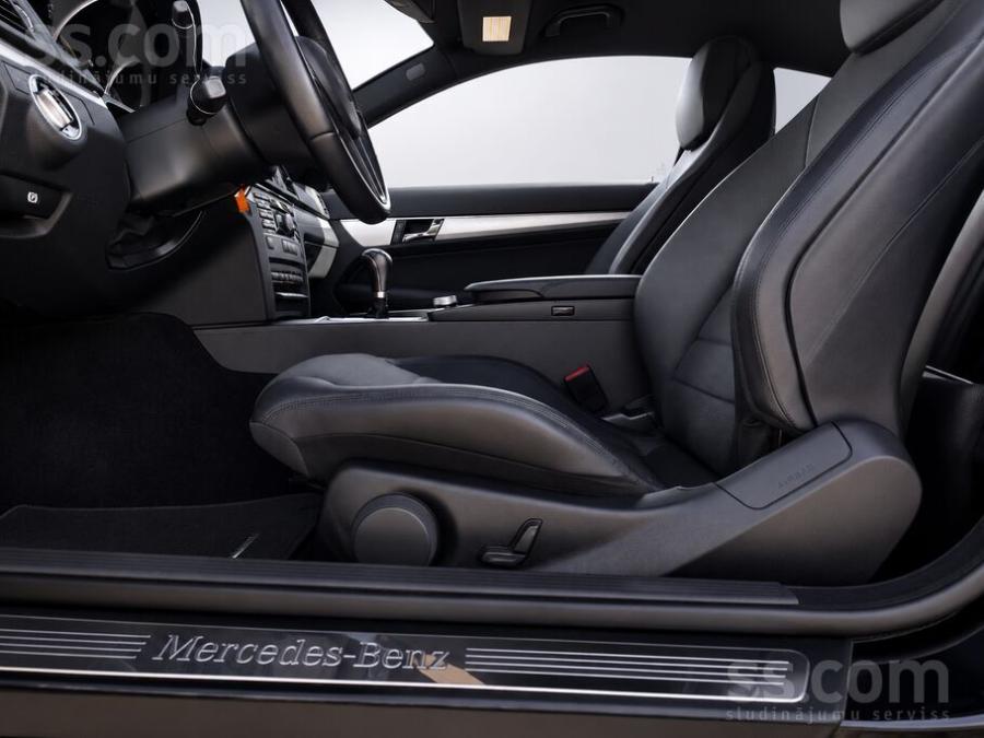 Черный Мерседес E 220 2012 в Рига, объемом двигателя 2.20 л и пробегом 204 тыс. км за 9450 €, фото 15 на AUTOMOTO.COM.LV