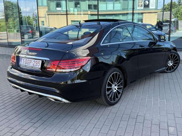 Black Mercedes-Benz E 220 2013 in Utena, with an engine capacity of 2.20 L and mileage of 238 thousand km for 10990 €, photo 8 on AUTOMOTO.COM.LV
