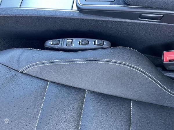 Melns Mercedes-Benz E 220 2014 Viļņa, ar dzinēja tilpumu 2.14 L un nobraukumu 216 tūkst. km par 10300 €, foto 6 vietnē AUTOMOTO.COM.LV