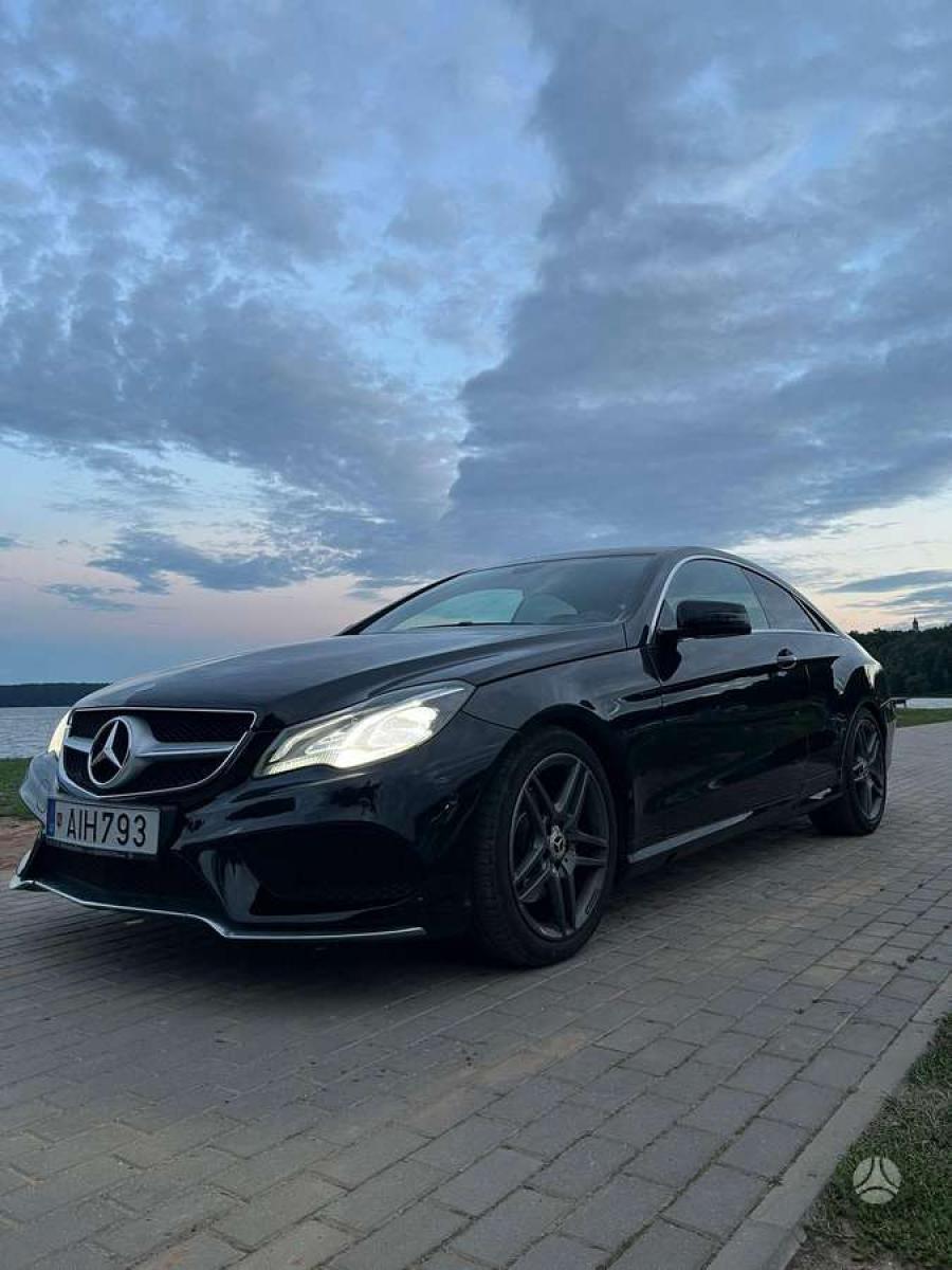 Черный Мерседес E 220 2014 в Каунас, объемом двигателя 0.00 л и пробегом 234 тыс. км за 13999 €, фото 1 на AUTOMOTO.COM.LV