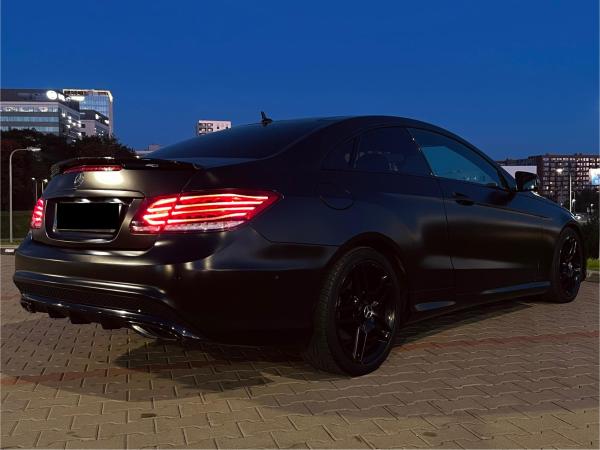 Мерседес E 220 2015 в Вильнюс на AUTOMOTO.COM.LV Черный Мерседес E 220 2015 в Вильнюс, объемом двигателя 2.10 л и пробегом 167 тыс. км за 16950 €, фото 3 на AUTOMOTO.COM.LV