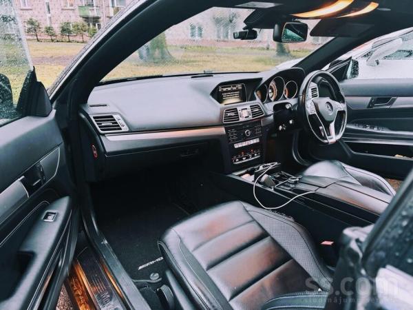 Black Mercedes-Benz E 220 2016 in Riga, with an engine capacity of 2.10 L and mileage of 244 thousand km for 4600 €, photo 6 on AUTOMOTO.COM.LV