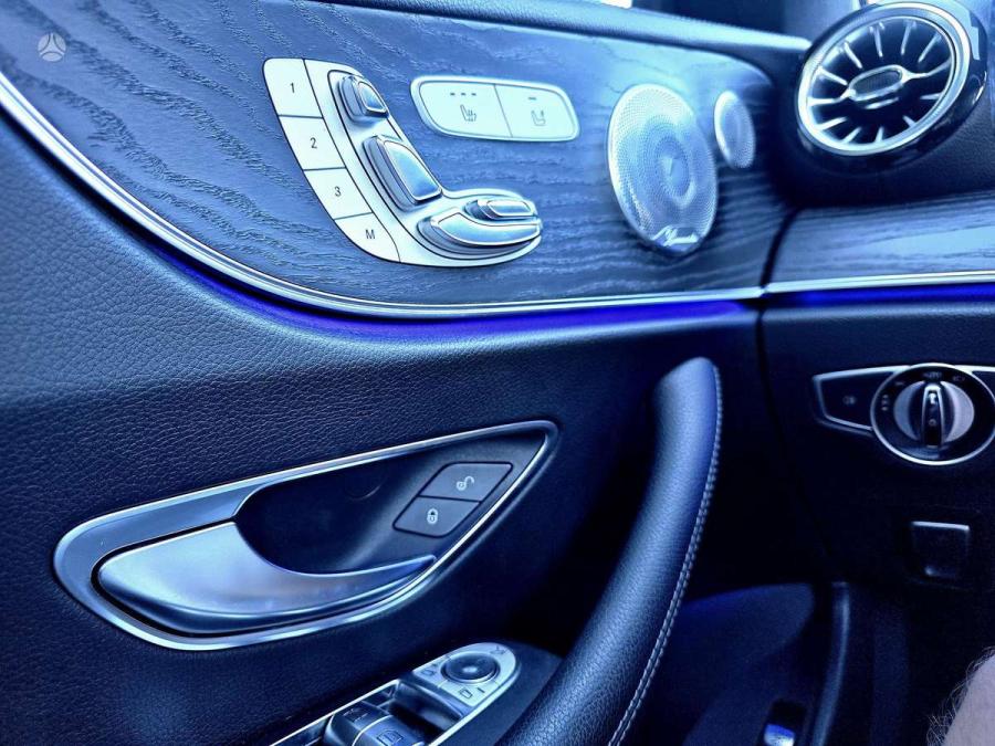 Черный Мерседес E 220 2017 в Таураге, объемом двигателя 1.95 л и пробегом 183 тыс. км за 24300 €, фото 11 на AUTOMOTO.COM.LV