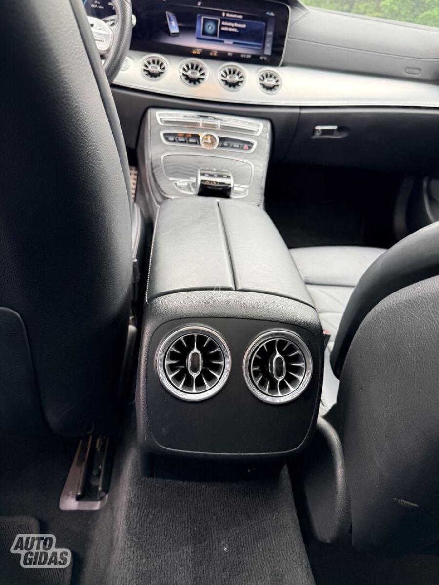 Black Mercedes-Benz E 220 2018 in Kaunas, with an engine capacity of 2.00 L and mileage of 115 thousand km for 24000 €, photo 11 on AUTOMOTO.COM.LV