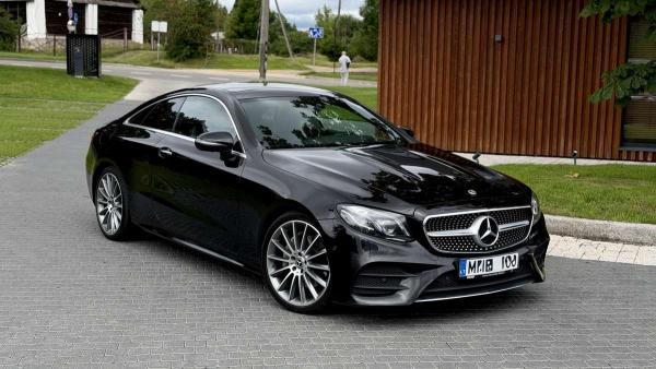 Melns Mercedes-Benz E 220 2018 Viļņa, ar dzinēja tilpumu 2.00 L un nobraukumu 179 tūkst. km par 26500 €, foto 1 vietnē AUTOMOTO.COM.LV