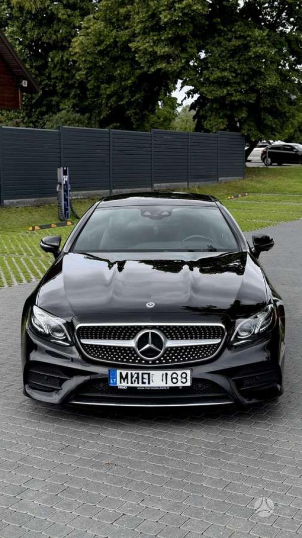 Melns Mercedes-Benz E 220 2018 Viļņa, ar dzinēja tilpumu 2.00 L un nobraukumu 179 tūkst. km par 26500 €, foto 3 vietnē AUTOMOTO.COM.LV