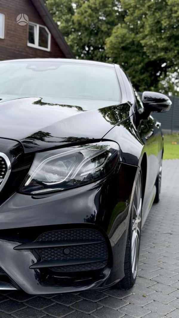 Black Mercedes-Benz E 220 2018 in Vilnius, with an engine capacity of 2.20 L and mileage of 179 thousand km for 26500 €, photo 10 on AUTOMOTO.COM.LV