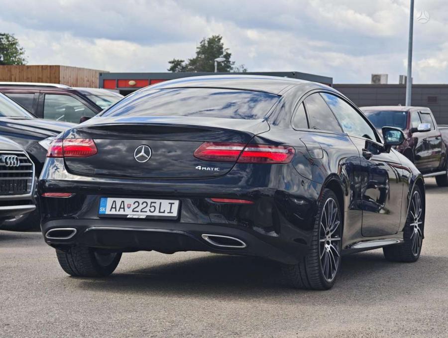 Черный Мерседес E 220 2019 в Вильнюс, объемом двигателя 2.00 л и пробегом 184 тыс. км за 27800 €, фото 11 на AUTOMOTO.COM.LV