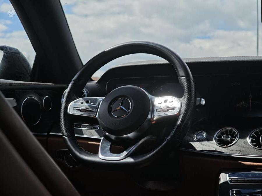 Черный Мерседес E 220 2019 в Вильнюс, объемом двигателя 2.00 л и пробегом 184 тыс. км за 27800 €, фото 14 на AUTOMOTO.COM.LV